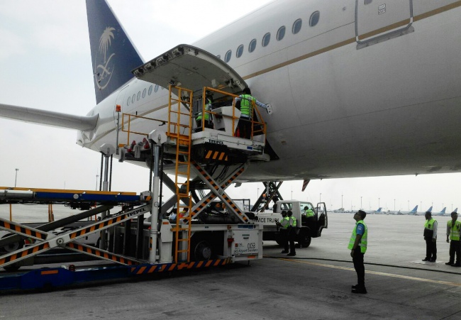 PELAYANAN PERDANA SAUDI ARABIAN AIRLINES PELAYANAN PERDANA SAUDI ARABIAN AIRLINES